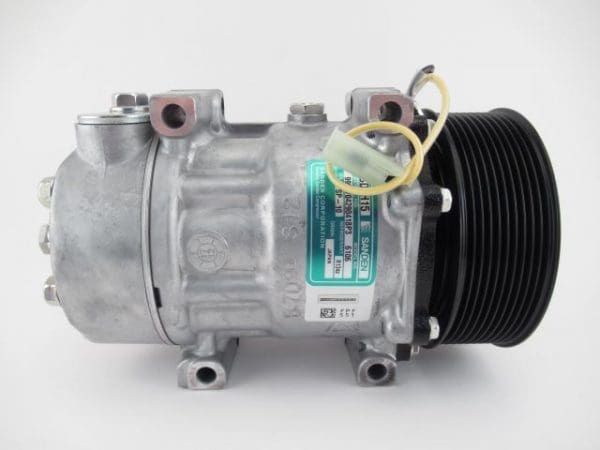 NEW Original Sanden Compressor PV10, 24v. Volvo. 6106, 7590A (1101450 ...